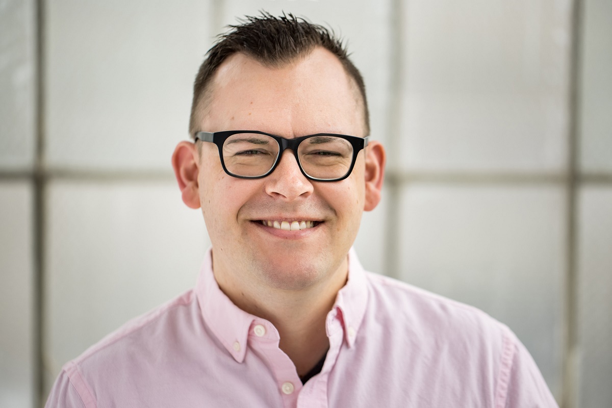 Resilient Joshua Jones Shares the Benefits of Being an E-designer ...